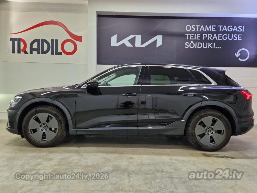 Melns Audi Q8 e-tron 2023 Hāpsalu, ar dzinēja tilpumu 0.00 L un nobraukumu 104 tūkst. km par 43900 €, foto 1 vietnē AUTOMOTO.COM.LV