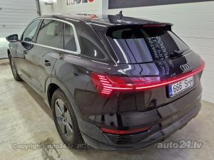Melns Audi Q8 e-tron 2023 Hāpsalu, ar dzinēja tilpumu 0.00 L un nobraukumu 104 tūkst. km par 43900 €, foto 8 vietnē AUTOMOTO.COM.LV