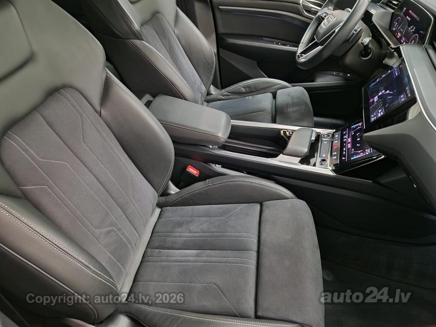 Melns Audi Q8 e-tron 2023 Hāpsalu, ar dzinēja tilpumu 0.00 L un nobraukumu 104 tūkst. km par 43900 €, foto 12 vietnē AUTOMOTO.COM.LV