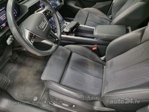 Melns Audi Q8 e-tron 2023 Hāpsalu, ar dzinēja tilpumu 0.00 L un nobraukumu 104 tūkst. km par 43900 €, foto 13 vietnē AUTOMOTO.COM.LV