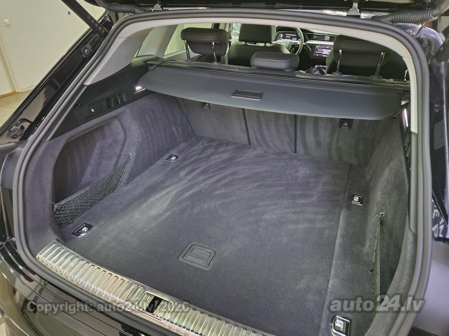 Melns Audi Q8 e-tron 2023 Hāpsalu, ar dzinēja tilpumu 0.00 L un nobraukumu 104 tūkst. km par 43900 €, foto 19 vietnē AUTOMOTO.COM.LV
