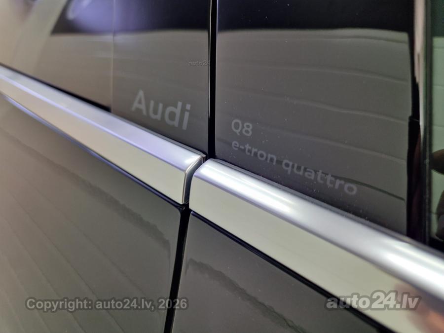 Melns Audi Q8 e-tron 2023 Hāpsalu, ar dzinēja tilpumu 0.00 L un nobraukumu 104 tūkst. km par 43900 €, foto 22 vietnē AUTOMOTO.COM.LV