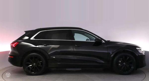 Ауди Q8 e-tron 2023 в Вильнюс на AUTOMOTO.COM.LV Черный Ауди Q8 e-tron 2023 в Вильнюс, объемом двигателя 0.00 л и пробегом 81 тыс. км за 42700 €, фото 5 на AUTOMOTO.COM.LV