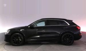 Black Audi Q8 e-tron 2023 in Vilnius, with an engine capacity of 0.00 L and mileage of 81 thousand km for 42700 €, photo 6 on AUTOMOTO.COM.LV