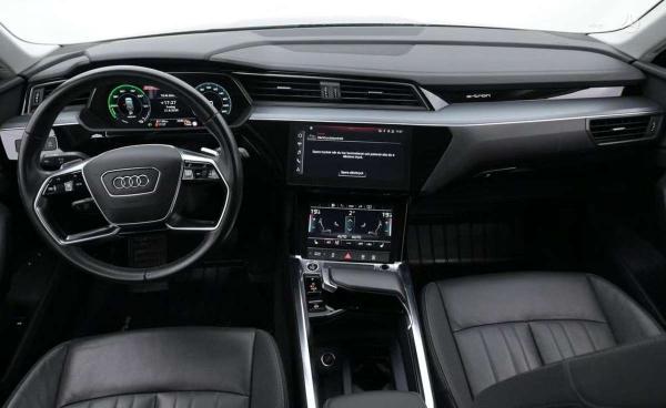 Ауди Q8 e-tron 2023 в Вильнюс на AUTOMOTO.COM.LV Черный Ауди Q8 e-tron 2023 в Вильнюс, объемом двигателя 0.00 л и пробегом 81 тыс. км за 42700 €, фото 7 на AUTOMOTO.COM.LV