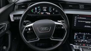Black Audi Q8 e-tron 2023 in Vilnius, with an engine capacity of 0.00 L and mileage of 81 thousand km for 42700 €, photo 8 on AUTOMOTO.COM.LV