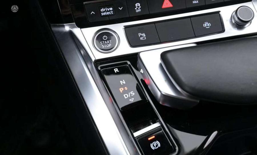 Black Audi Q8 e-tron 2023 in Vilnius, with an engine capacity of 0.00 L and mileage of 81 thousand km for 42700 €, photo 21 on AUTOMOTO.COM.LV