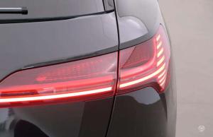 Black Audi Q8 e-tron 2023 in Vilnius, with an engine capacity of 0.00 L and mileage of 81 thousand km for 42700 €, photo 25 on AUTOMOTO.COM.LV
