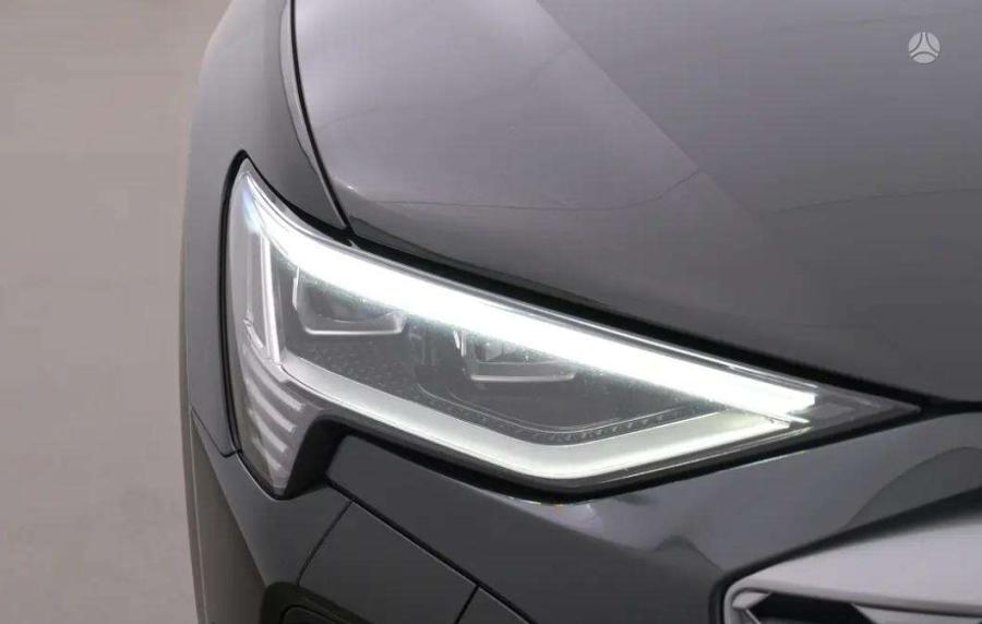 Black Audi Q8 e-tron 2023 in Vilnius, with an engine capacity of 0.00 L and mileage of 81 thousand km for 42700 €, photo 26 on AUTOMOTO.COM.LV