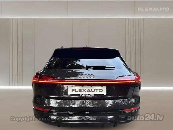 Black Audi Q8 e-tron 2023 in Tallinn, with an engine capacity of 0.00 L and mileage of 42 thousand km for 54990 €, photo 6 on AUTOMOTO.COM.LV