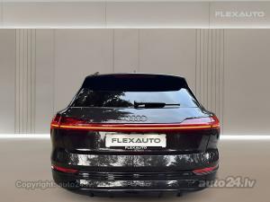 Melns Audi Q8 e-tron 2023 Tallina, ar dzinēja tilpumu 0.00 L un nobraukumu 42 tūkst. km par 54990 €, foto 6 vietnē AUTOMOTO.COM.LV