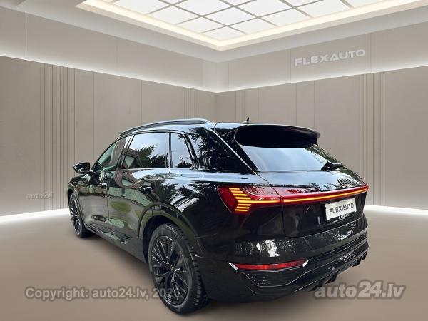 Black Audi Q8 e-tron 2023 in Tallinn, with an engine capacity of 0.00 L and mileage of 42 thousand km for 54990 €, photo 7 on AUTOMOTO.COM.LV