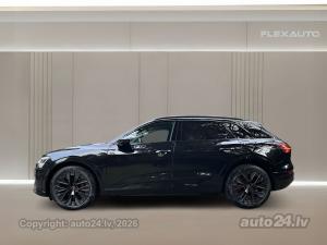 Melns Audi Q8 e-tron 2023 Tallina, ar dzinēja tilpumu 0.00 L un nobraukumu 42 tūkst. km par 54990 €, foto 8 vietnē AUTOMOTO.COM.LV