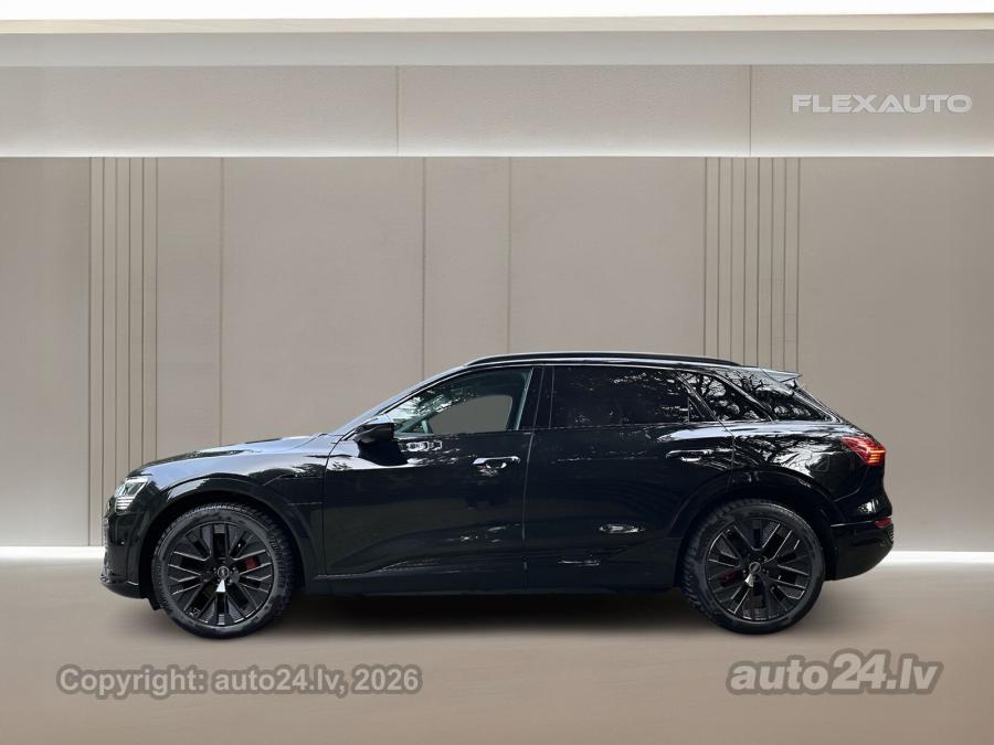 Melns Audi Q8 e-tron 2023 Tallina, ar dzinēja tilpumu 0.00 L un nobraukumu 42 tūkst. km par 54990 €, foto 8 vietnē AUTOMOTO.COM.LV