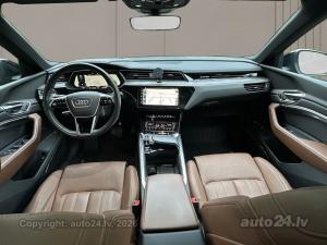 Melns Audi Q8 e-tron 2023 Tallina, ar dzinēja tilpumu 0.00 L un nobraukumu 42 tūkst. km par 54990 €, foto 13 vietnē AUTOMOTO.COM.LV