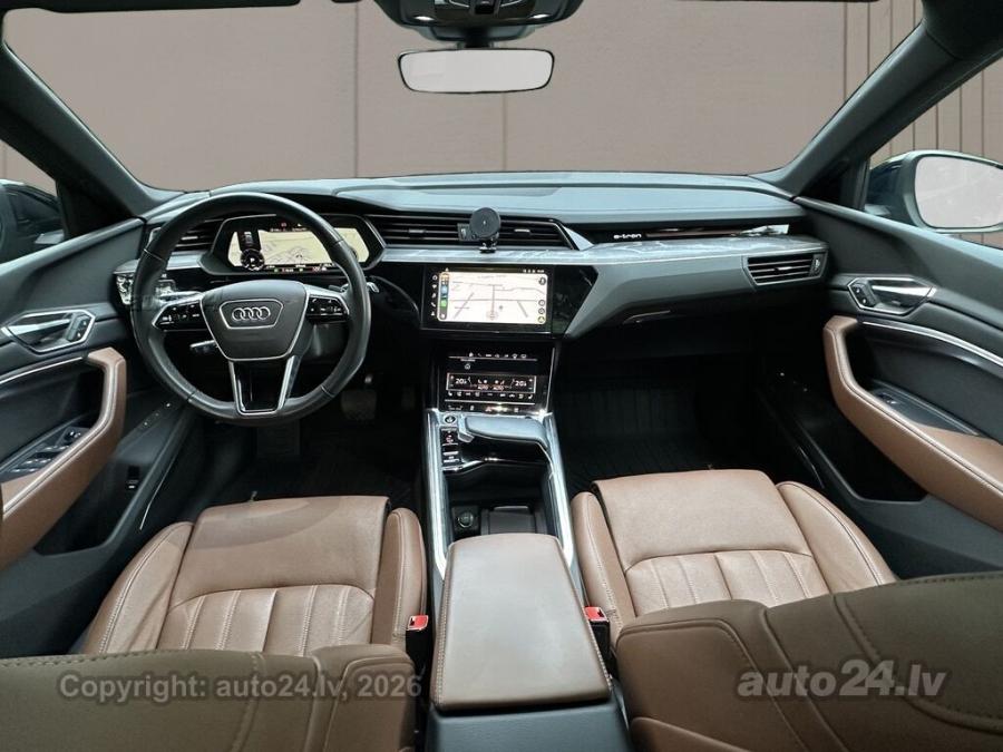 Melns Audi Q8 e-tron 2023 Tallina, ar dzinēja tilpumu 0.00 L un nobraukumu 42 tūkst. km par 54990 €, foto 13 vietnē AUTOMOTO.COM.LV