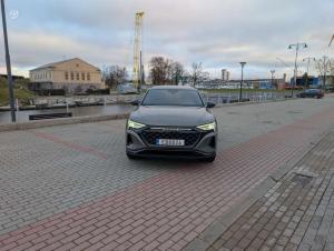 Grey Audi Q8 e-tron 2023 in Klaipeda, with an engine capacity of 0.00 L and mileage of 60 thousand km for 58500 €, photo 2 on AUTOMOTO.COM.LV