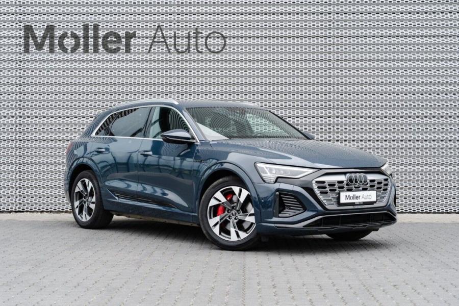 Grey Audi Q8 e-tron 2023 in Marupe, with an engine capacity of 0.00 L and mileage of 65 thousand km for 46600 €, photo 3 on AUTOMOTO.COM.LV