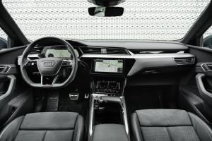 Grey Audi Q8 e-tron 2023 in Marupe, with an engine capacity of 0.00 L and mileage of 65 thousand km for 46600 €, photo 7 on AUTOMOTO.COM.LV