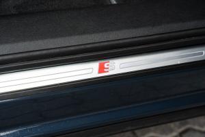 Grey Audi Q8 e-tron 2023 in Marupe, with an engine capacity of 0.00 L and mileage of 65 thousand km for 46600 €, photo 11 on AUTOMOTO.COM.LV