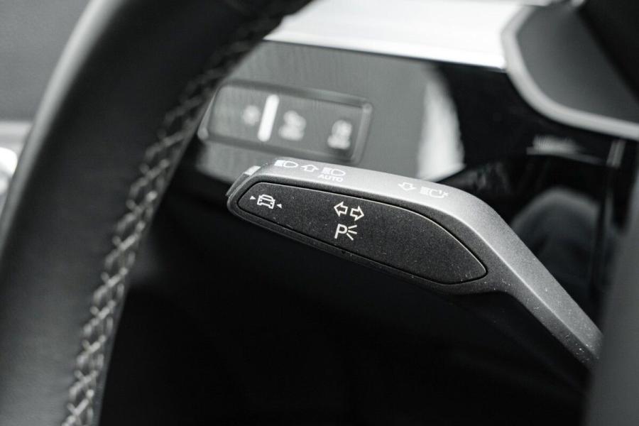 Grey Audi Q8 e-tron 2023 in Marupe, with an engine capacity of 0.00 L and mileage of 65 thousand km for 46600 €, photo 14 on AUTOMOTO.COM.LV