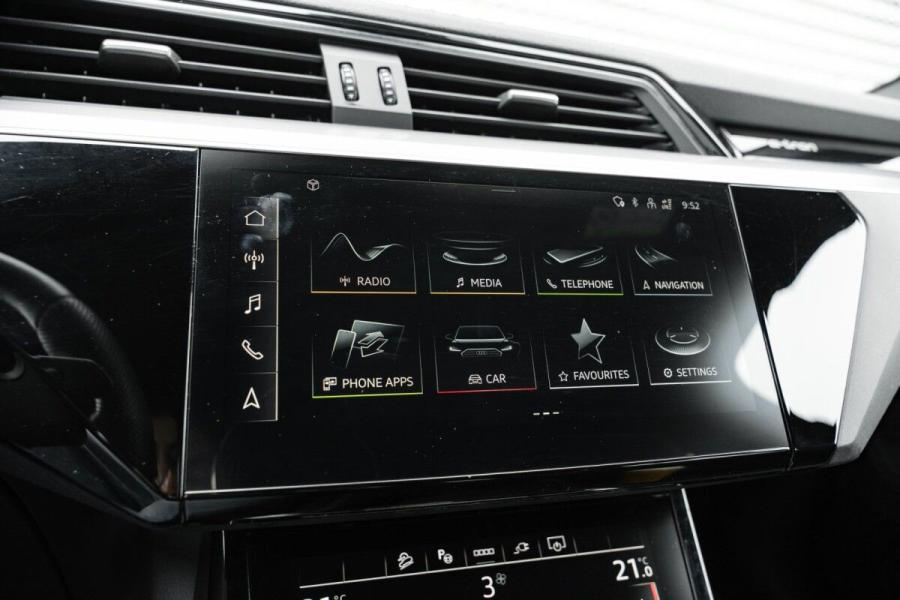Grey Audi Q8 e-tron 2023 in Marupe, with an engine capacity of 0.00 L and mileage of 65 thousand km for 46600 €, photo 20 on AUTOMOTO.COM.LV
