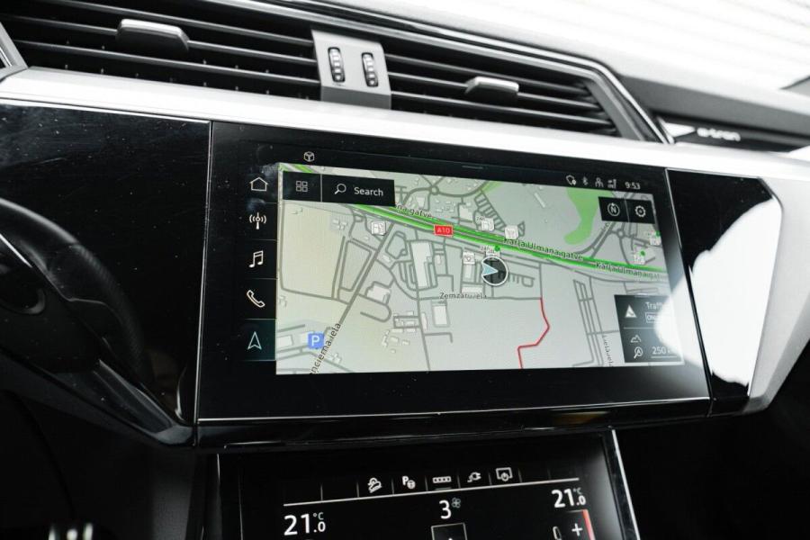 Grey Audi Q8 e-tron 2023 in Marupe, with an engine capacity of 0.00 L and mileage of 65 thousand km for 46600 €, photo 25 on AUTOMOTO.COM.LV