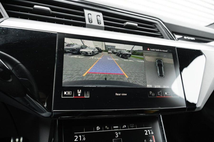 Grey Audi Q8 e-tron 2023 in Marupe, with an engine capacity of 0.00 L and mileage of 65 thousand km for 46600 €, photo 26 on AUTOMOTO.COM.LV