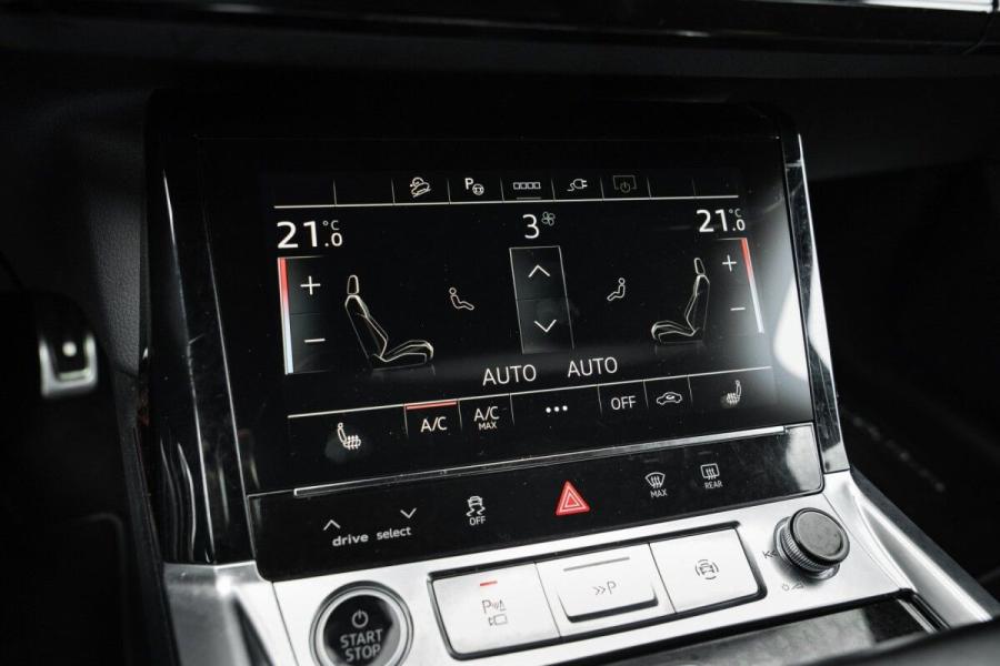 Grey Audi Q8 e-tron 2023 in Marupe, with an engine capacity of 0.00 L and mileage of 65 thousand km for 46600 €, photo 27 on AUTOMOTO.COM.LV