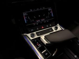 Grey Audi Q8 e-tron 2023 in Kaunas, with an engine capacity of 0.00 L and mileage of 17 thousand km for 37990 €, photo 20 on AUTOMOTO.COM.LV