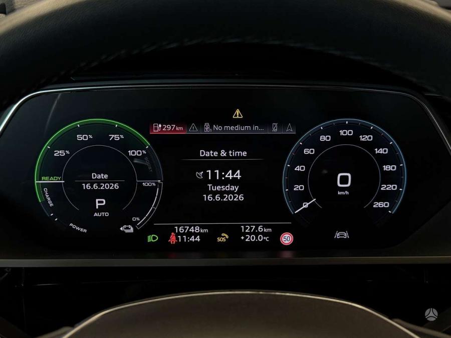 Grey Audi Q8 e-tron 2023 in Kaunas, with an engine capacity of 0.00 L and mileage of 17 thousand km for 37990 €, photo 26 on AUTOMOTO.COM.LV