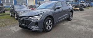 Pelēks Audi Q8 e-tron 2023 Šauļi, ar dzinēja tilpumu 0.00 L un nobraukumu 54 tūkst. km par 31900 €, foto 3 vietnē AUTOMOTO.COM.LV