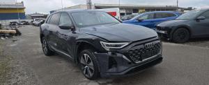 Pelēks Audi Q8 e-tron 2023 Šauļi, ar dzinēja tilpumu 0.00 L un nobraukumu 54 tūkst. km par 31900 €, foto 4 vietnē AUTOMOTO.COM.LV