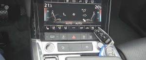 Pelēks Audi Q8 e-tron 2023 Šauļi, ar dzinēja tilpumu 0.00 L un nobraukumu 54 tūkst. km par 31900 €, foto 16 vietnē AUTOMOTO.COM.LV