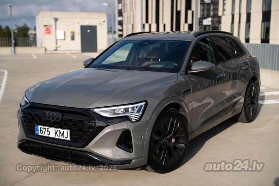 Pelēks Audi Q8 e-tron 2024 Tallina, ar dzinēja tilpumu 0.00 L un nobraukumu 45 tūkst. km par 70000 €, foto 1 vietnē AUTOMOTO.COM.LV