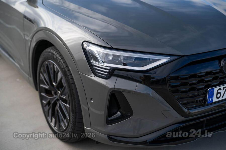Pelēks Audi Q8 e-tron 2024 Tallina, ar dzinēja tilpumu 0.00 L un nobraukumu 45 tūkst. km par 70000 €, foto 7 vietnē AUTOMOTO.COM.LV