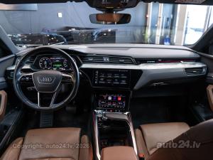 Grey Audi Q8 e-tron 2024 in Tallinn, with an engine capacity of 0.00 L and mileage of 46 thousand km for 71900 €, photo 8 on AUTOMOTO.COM.LV