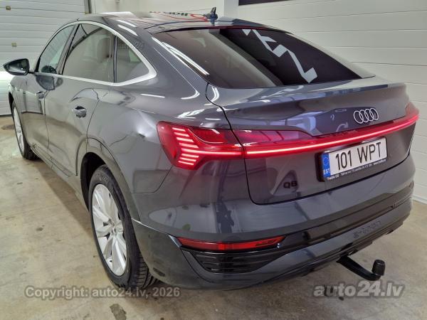 Pelēks Audi Q8 e-tron 2023 Hāpsalu, ar dzinēja tilpumu 0.00 L un nobraukumu 124 tūkst. km par 45000 €, foto 5 vietnē AUTOMOTO.COM.LV