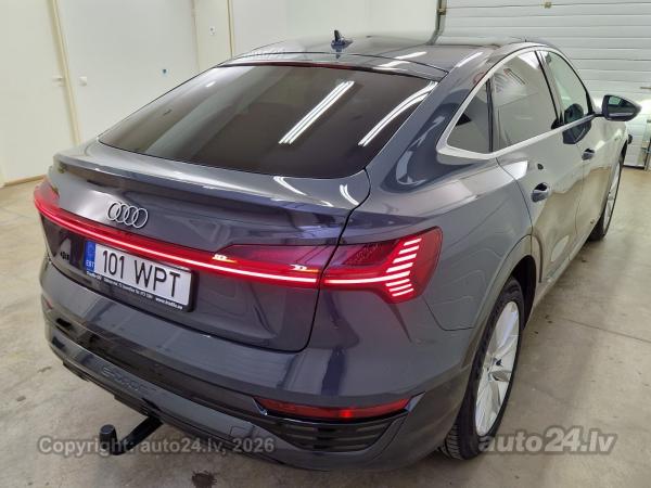 Pelēks Audi Q8 e-tron 2023 Hāpsalu, ar dzinēja tilpumu 0.00 L un nobraukumu 124 tūkst. km par 45000 €, foto 8 vietnē AUTOMOTO.COM.LV