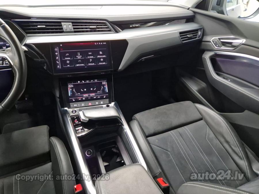 Grey Audi Q8 e-tron 2023 in Haapsalu, with an engine capacity of 0.00 L and mileage of 124 thousand km for 45000 €, photo 13 on AUTOMOTO.COM.LV