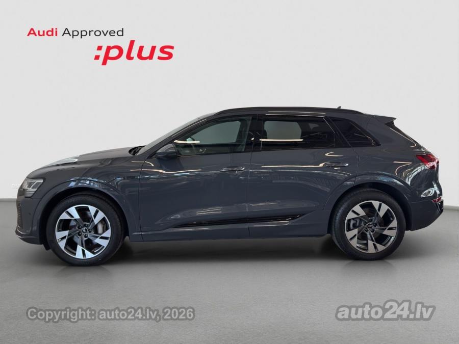 Серый Ауди Q8 e-tron 2023 в Таллин, объемом двигателя 0.00 л и пробегом 74 тыс. км за 52900 €, фото 4 на AUTOMOTO.COM.LV