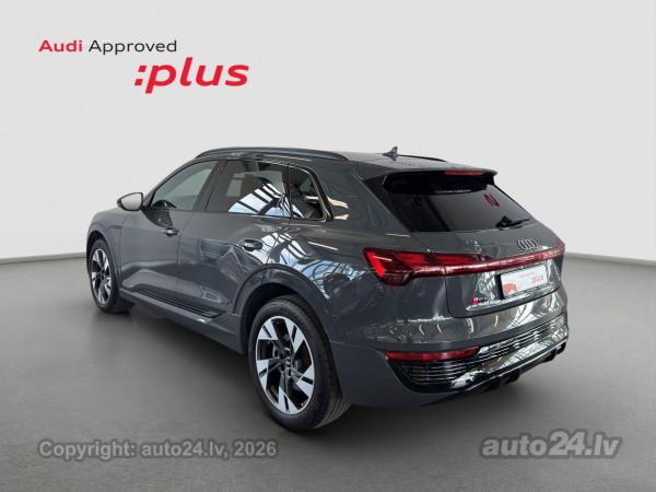 Grey Audi Q8 e-tron 2023 in Tallinn, with an engine capacity of 0.00 L and mileage of 74 thousand km for 52900 €, photo 4 on AUTOMOTO.COM.LV