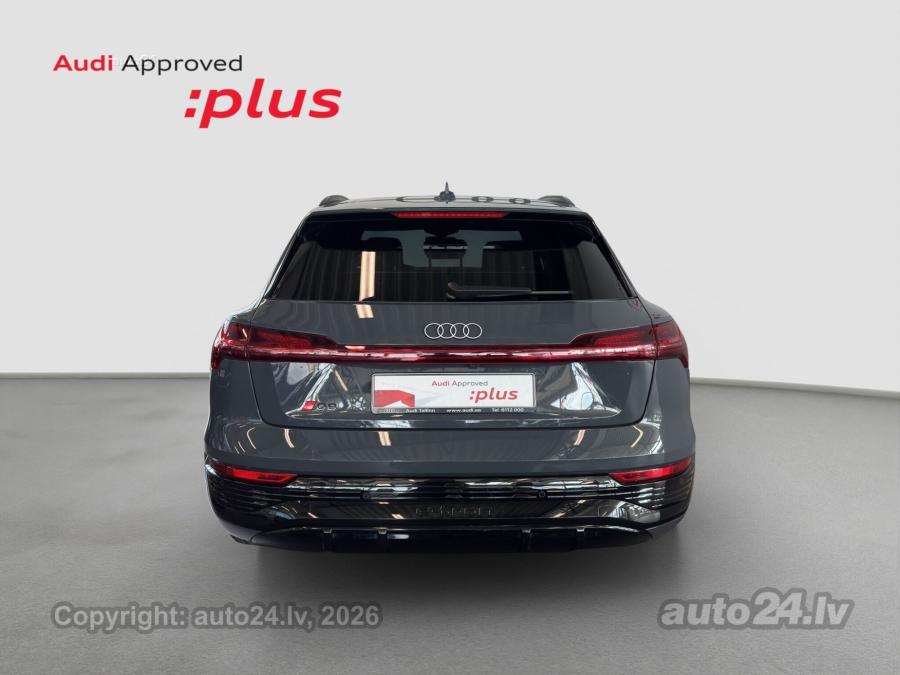 Серый Ауди Q8 e-tron 2023 в Таллин, объемом двигателя 0.00 л и пробегом 74 тыс. км за 52900 €, фото 6 на AUTOMOTO.COM.LV