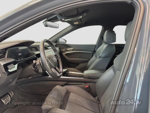 Grey Audi Q8 e-tron 2023 in Tallinn, with an engine capacity of 0.00 L and mileage of 74 thousand km for 52900 €, photo 6 on AUTOMOTO.COM.LV