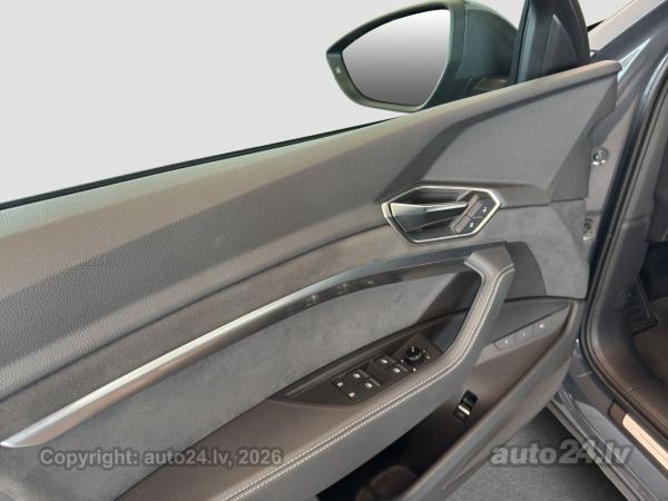 Grey Audi Q8 e-tron 2023 in Tallinn, with an engine capacity of 0.00 L and mileage of 74 thousand km for 52900 €, photo 7 on AUTOMOTO.COM.LV