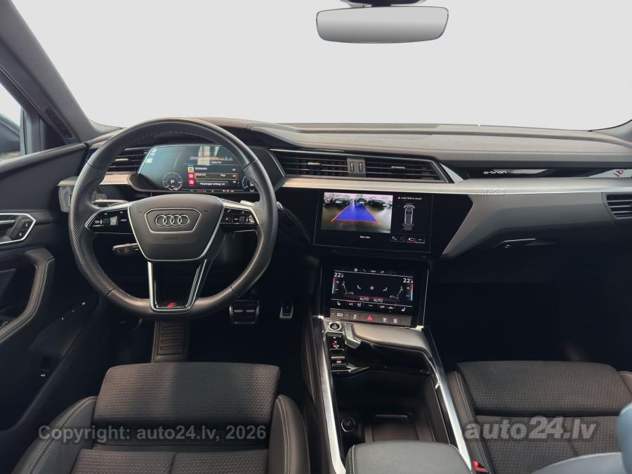 Серый Ауди Q8 e-tron 2023 в Таллин, объемом двигателя 0.00 л и пробегом 74 тыс. км за 52900 €, фото 10 на AUTOMOTO.COM.LV