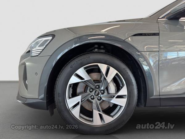 Pelēks Audi Q8 e-tron 2024 Tallina, ar dzinēja tilpumu 0.00 L un nobraukumu 8 tūkst. km par 59900 €, foto 10 vietnē AUTOMOTO.COM.LV