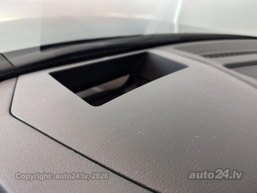 Grey Audi Q8 e-tron 2024 in Tallinn, with an engine capacity of 0.00 L and mileage of 8 thousand km for 59900 €, photo 12 on AUTOMOTO.COM.LV