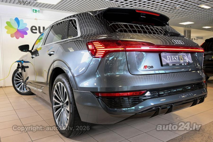 Grey Audi Q8 e-tron 2023 in Tallinn, with an engine capacity of 0.00 L and mileage of 70 thousand km for 51990 €, photo 4 on AUTOMOTO.COM.LV