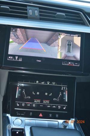White Audi Q8 e-tron 2020 in Kaunas, with an engine capacity of 0.00 L and mileage of 115 thousand km for 28000 €, photo 11 on AUTOMOTO.COM.LV
